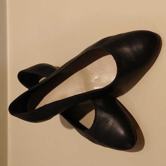 Beacon | Shoes | Vintage Beacon Black Leather Flats | Poshmark